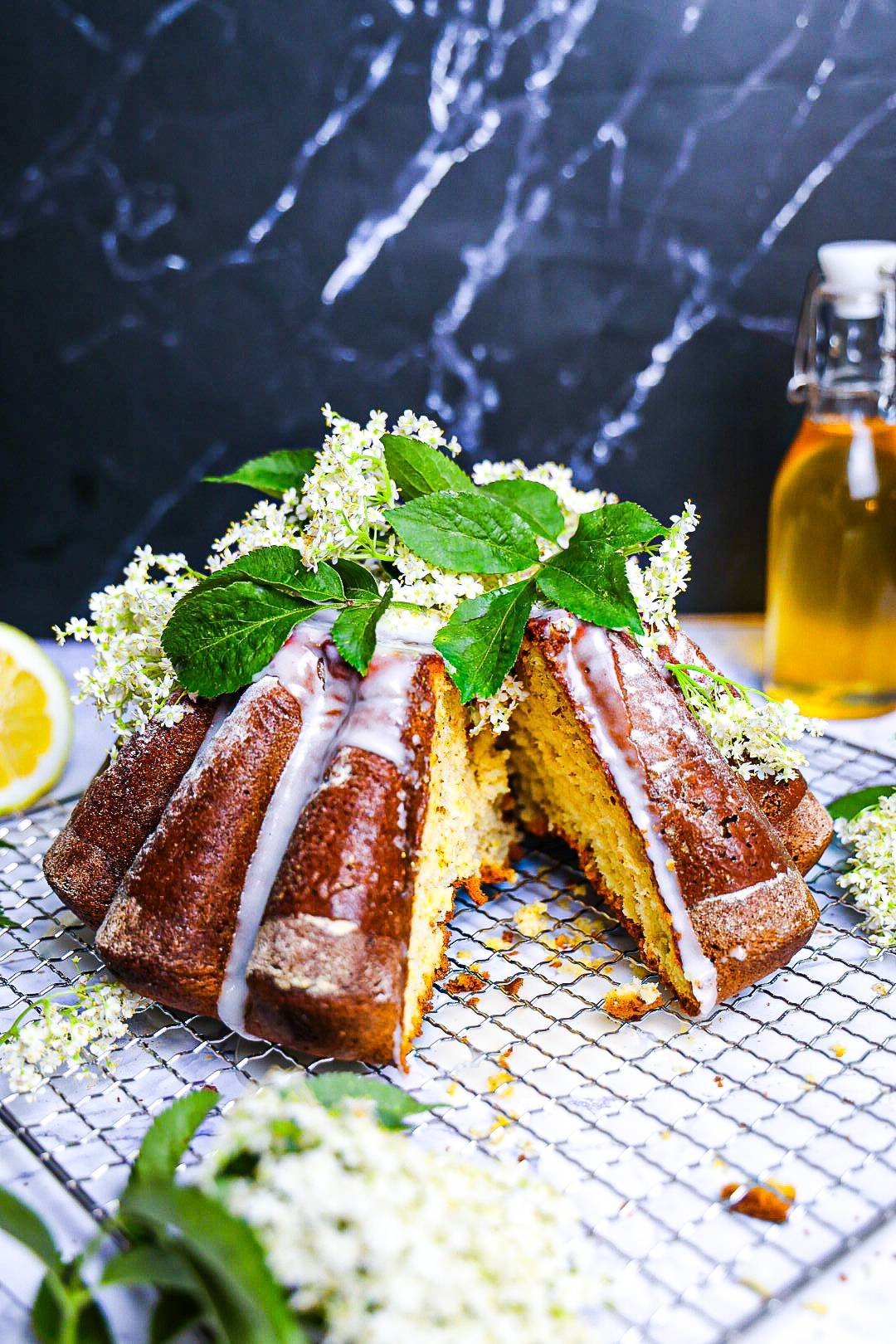 Elderberry cake - Simple Fresh Delicious