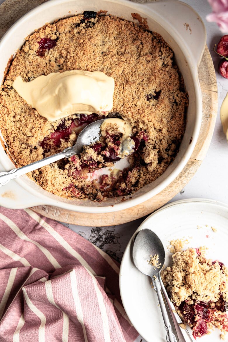Čerešňové crumble - Simple Fresh Delicious